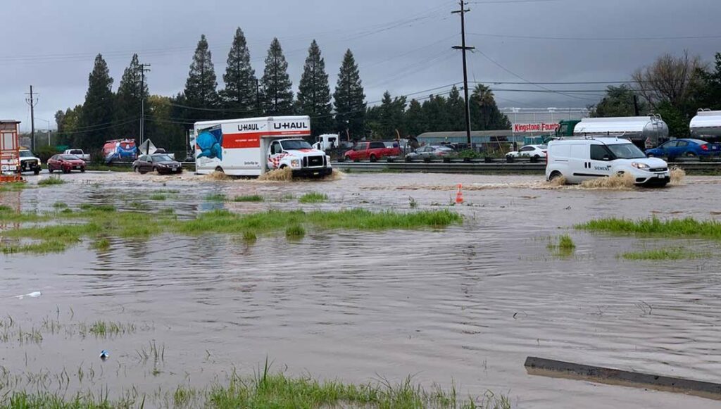 Flooding shuts down southbound Highway 101, other South County roads
